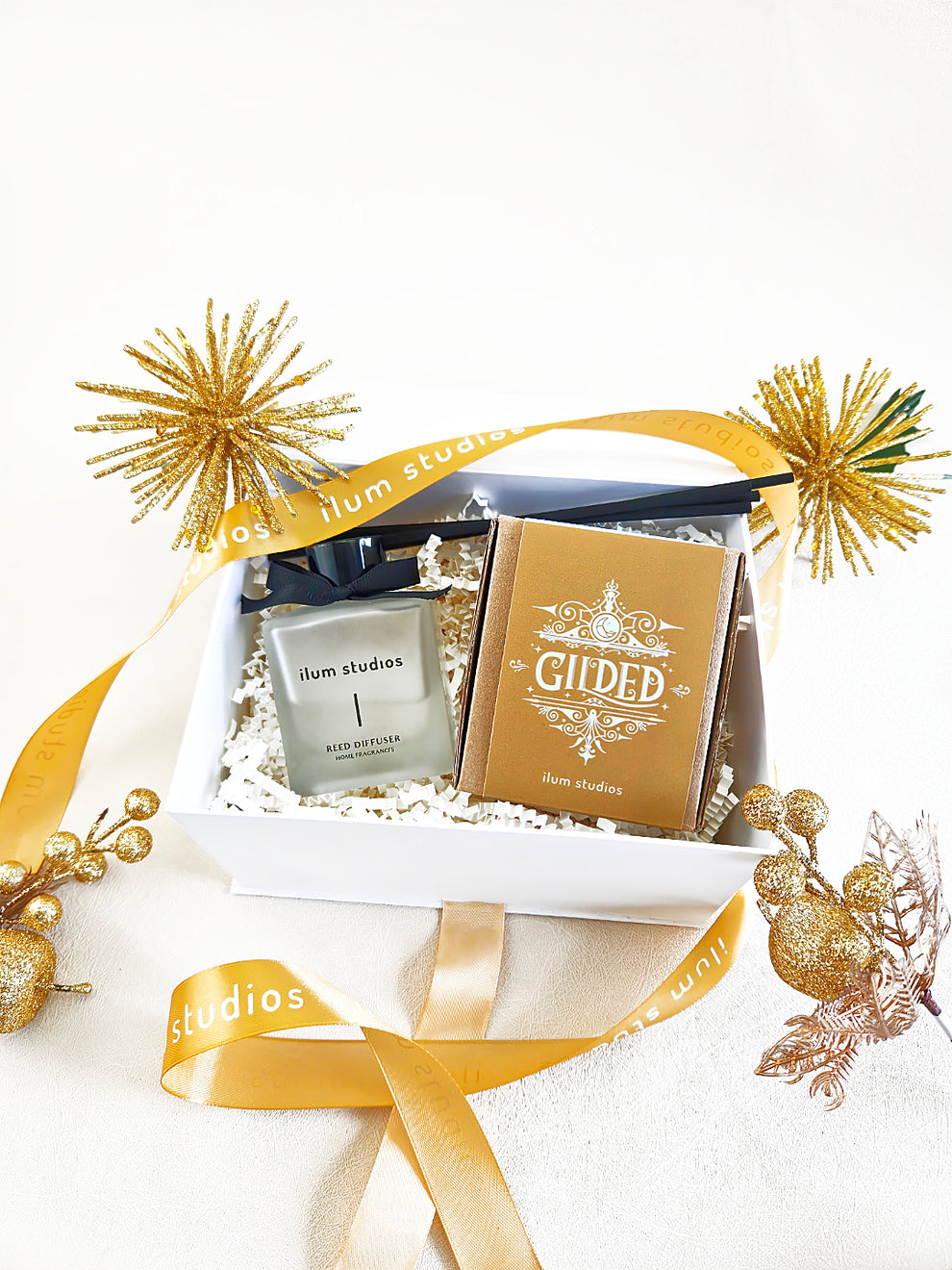 Home Fragrance Gift Set - 7oz Gilded Candle + 150ml Reed Diffuser ...